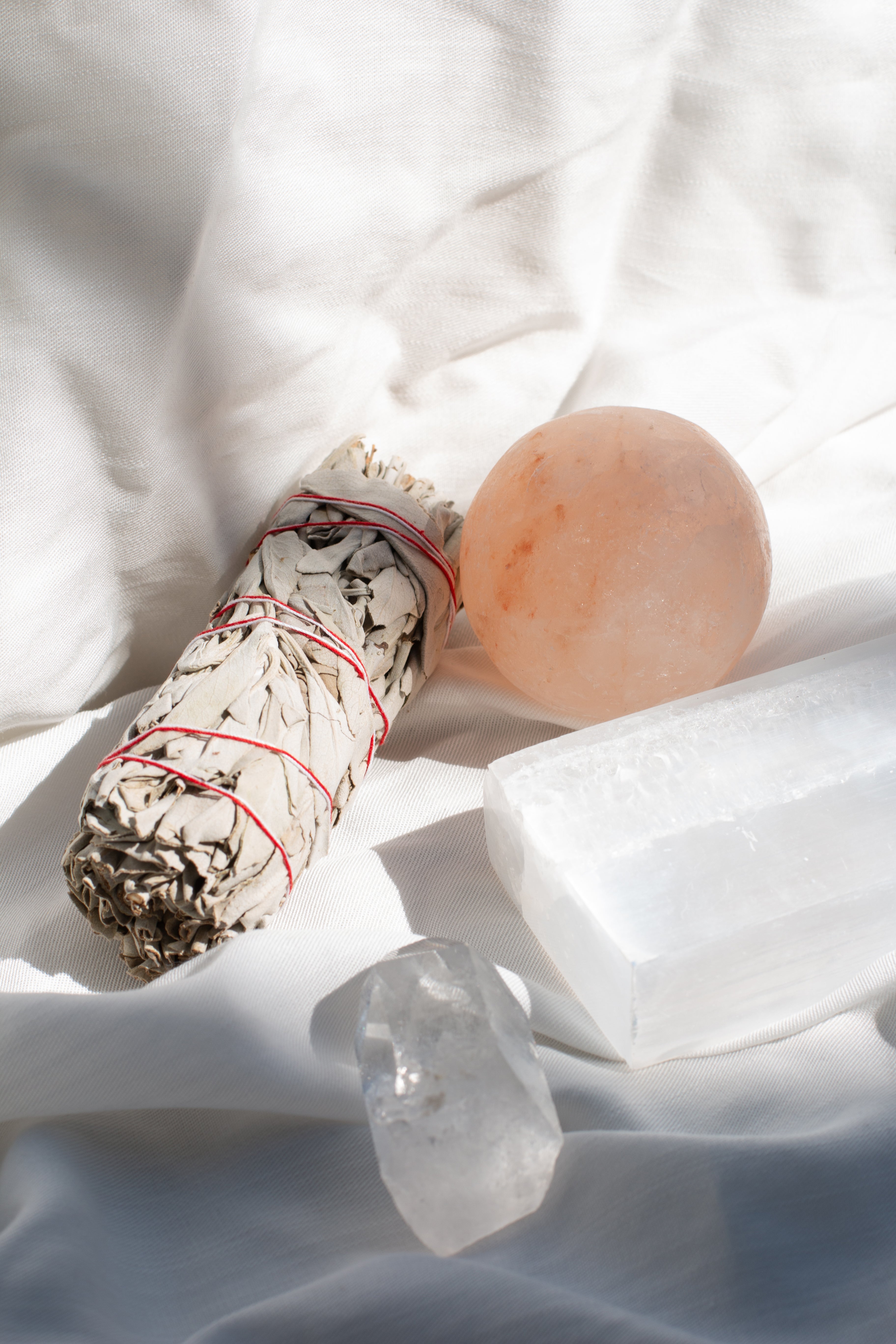 CRYSTALS & SAGE – SANCTUAIRE